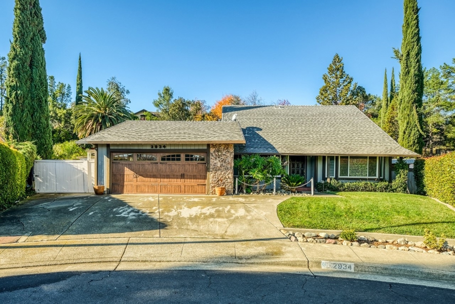 Northern California Homes with Pools for Sale