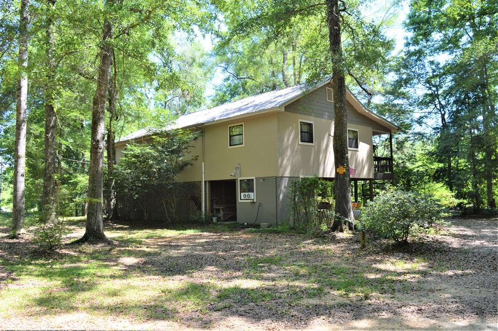 Secluded River Front Cabin For Sale on 2.39 Acres SW MS