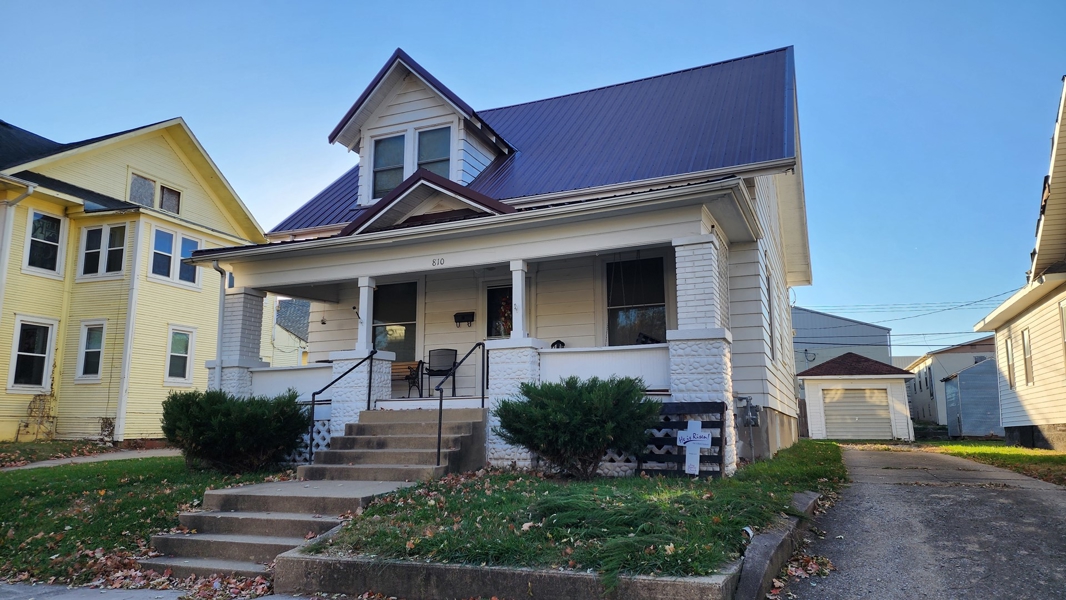 Spacious 2-Story Bungalow-Style Home - Chillicothe, MO