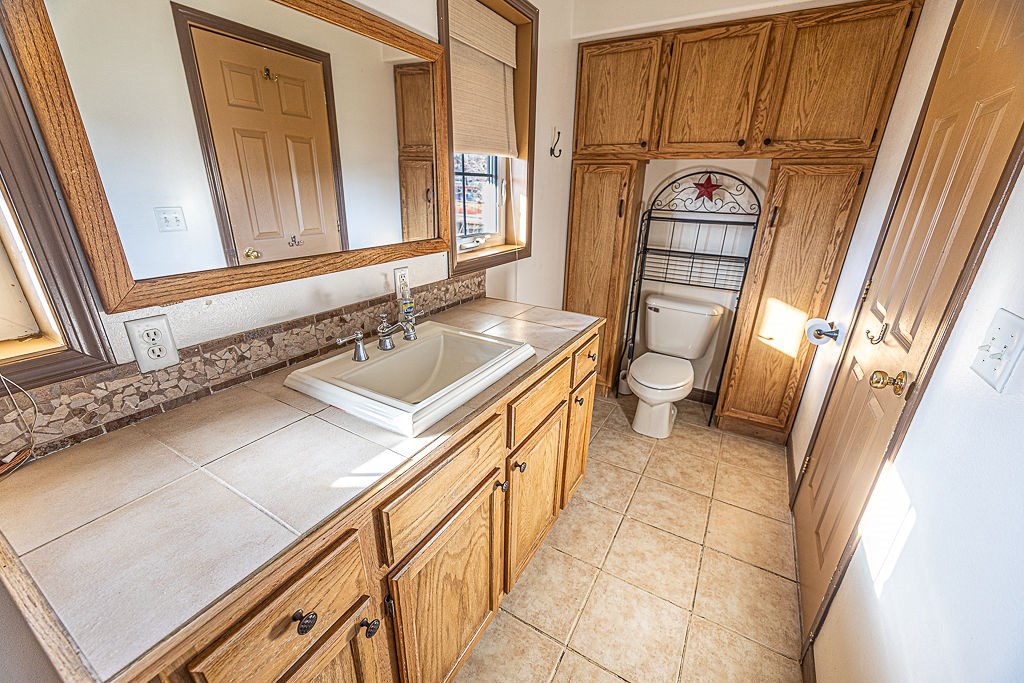 Colorado Country Home on Small Acreage with Views and Space!