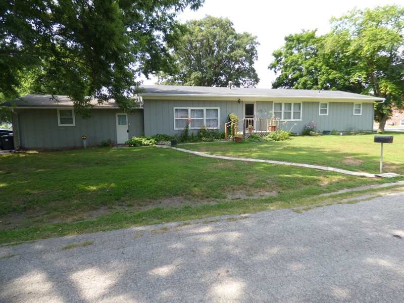Charming Single Family Ranch Home in Hamburg, IA