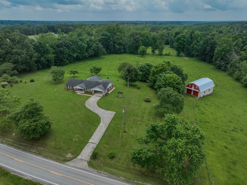 For Sale: Tennessee Country Home on 7.5 acre Mini-Farm!