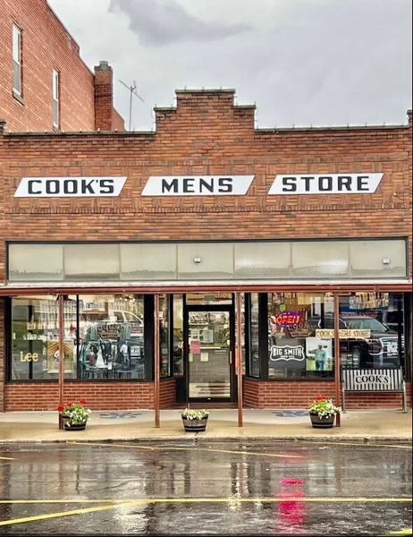 MO Brick Commercial Building FOR SALE with Finished Basement
