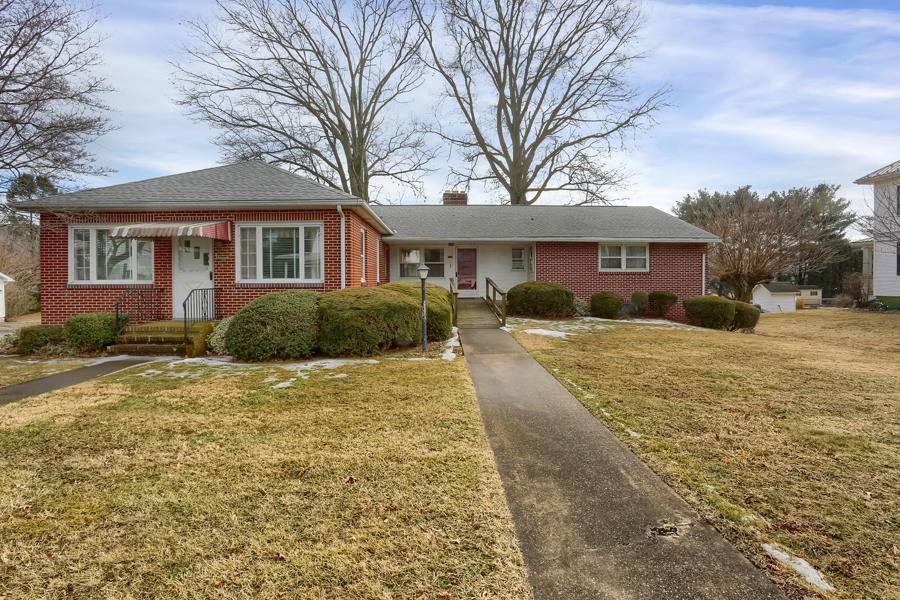 503 W. Main St, Valley View, PA 17983