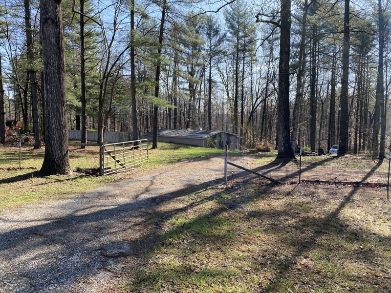 Cabin Style Berm Home on an Acre in Bloomfield - Close to Crane