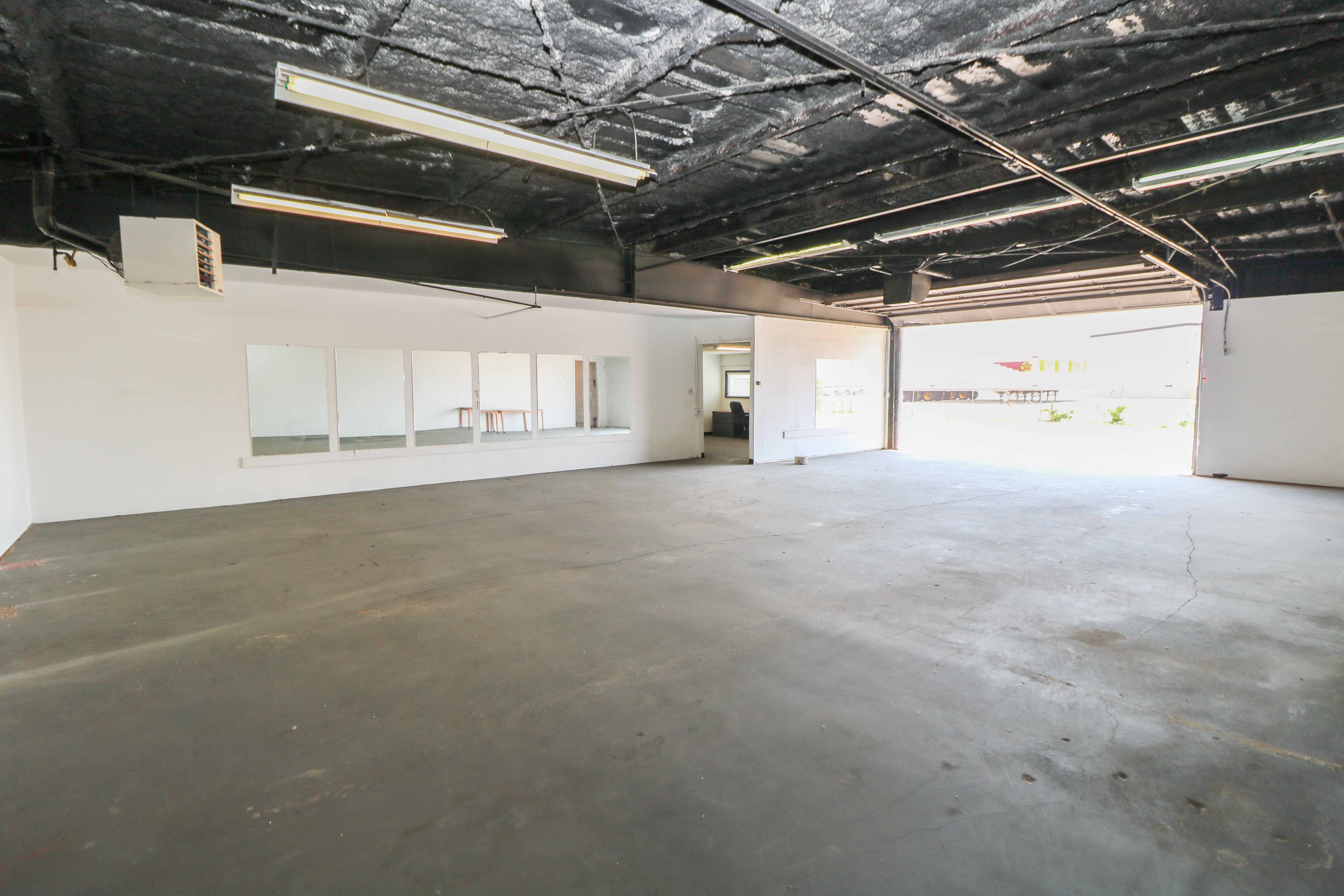 Multi-use commercial office/warehouse building , Lubbock Texas