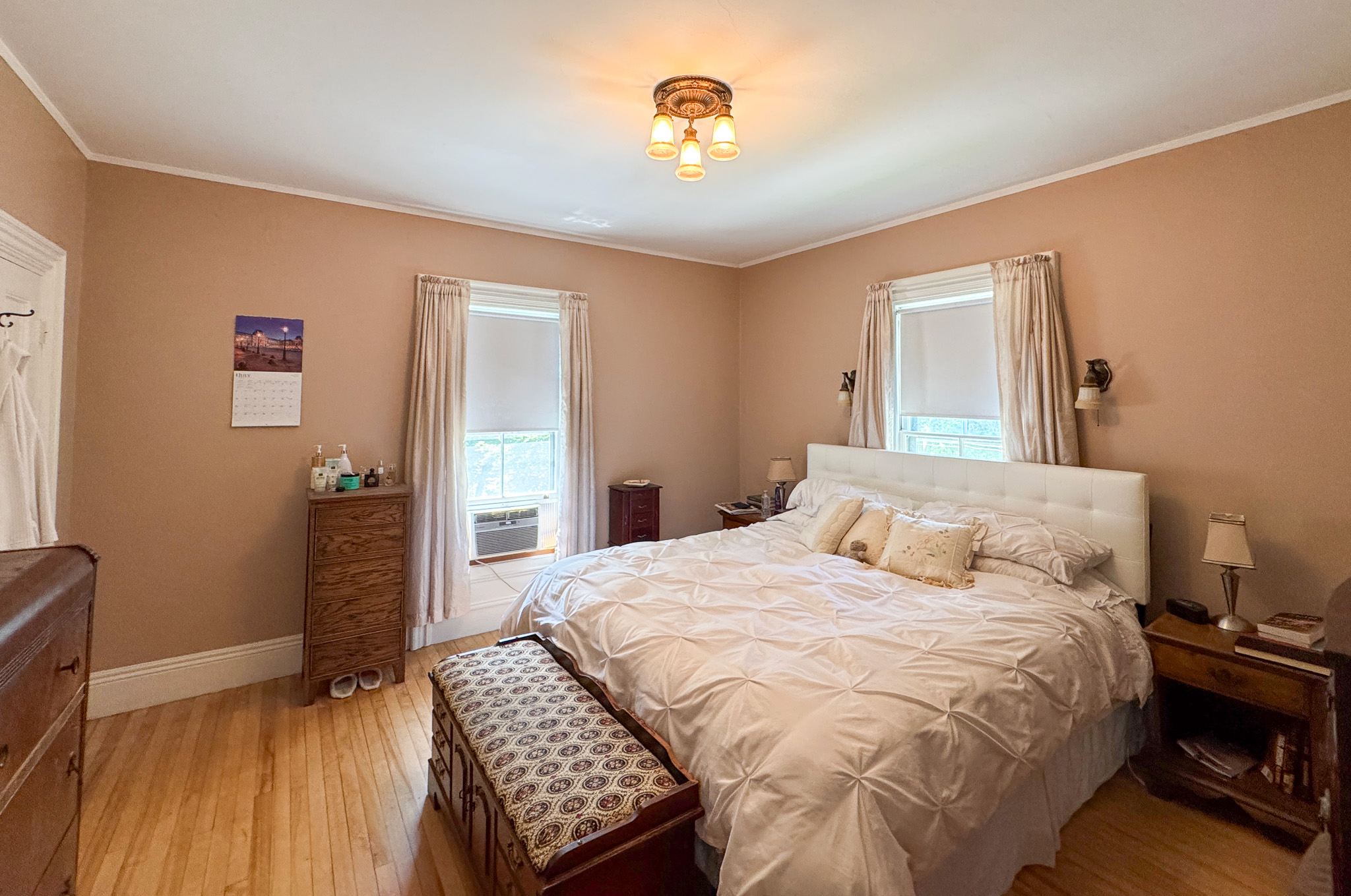 Charming Historic Colonial Overlooking Chapin Park