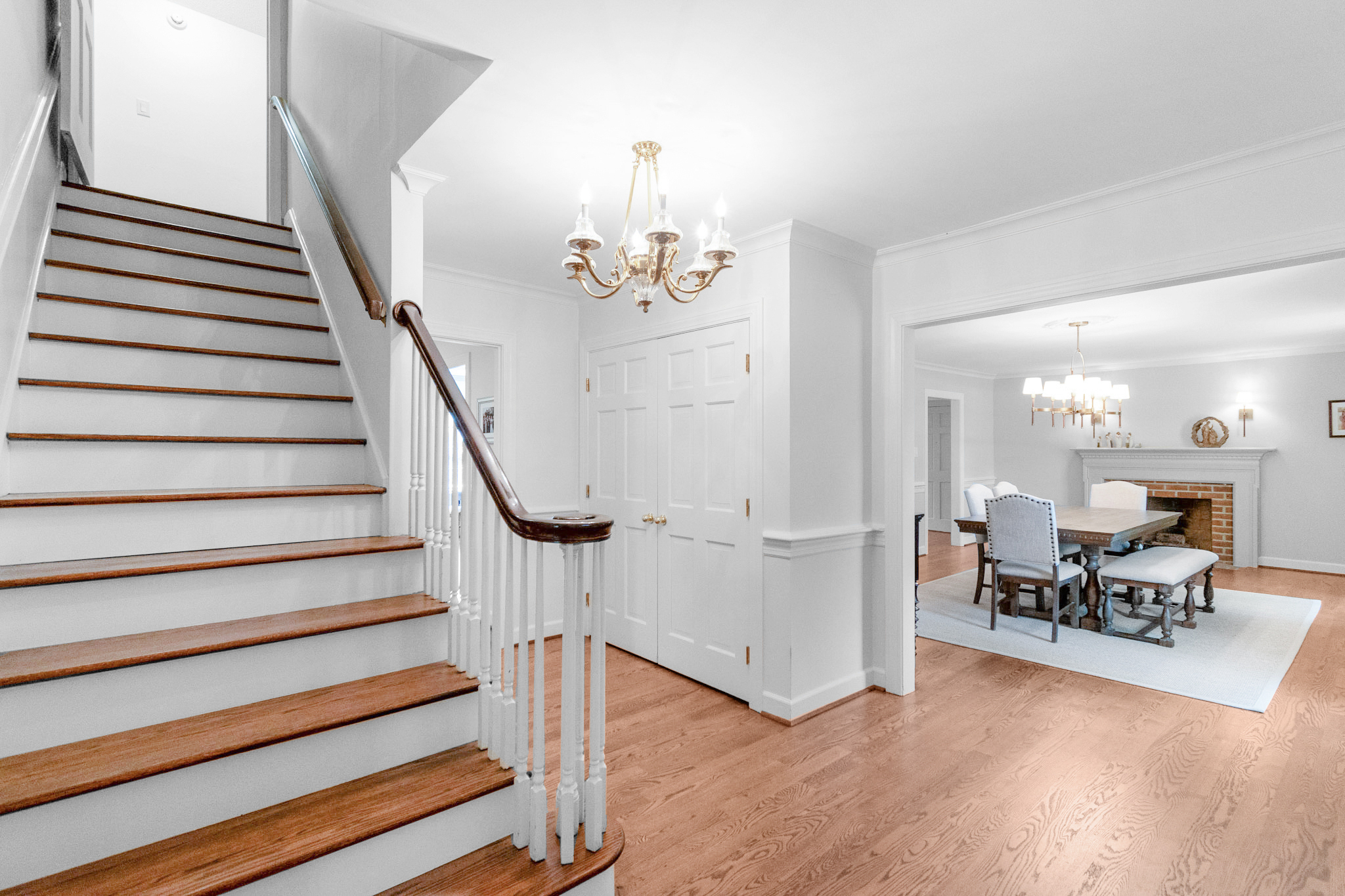 SC Colonial Revival Estate With Acreage