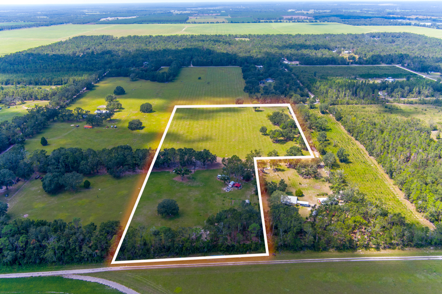 16.9 Acre Property for Sale in Lee, Florida