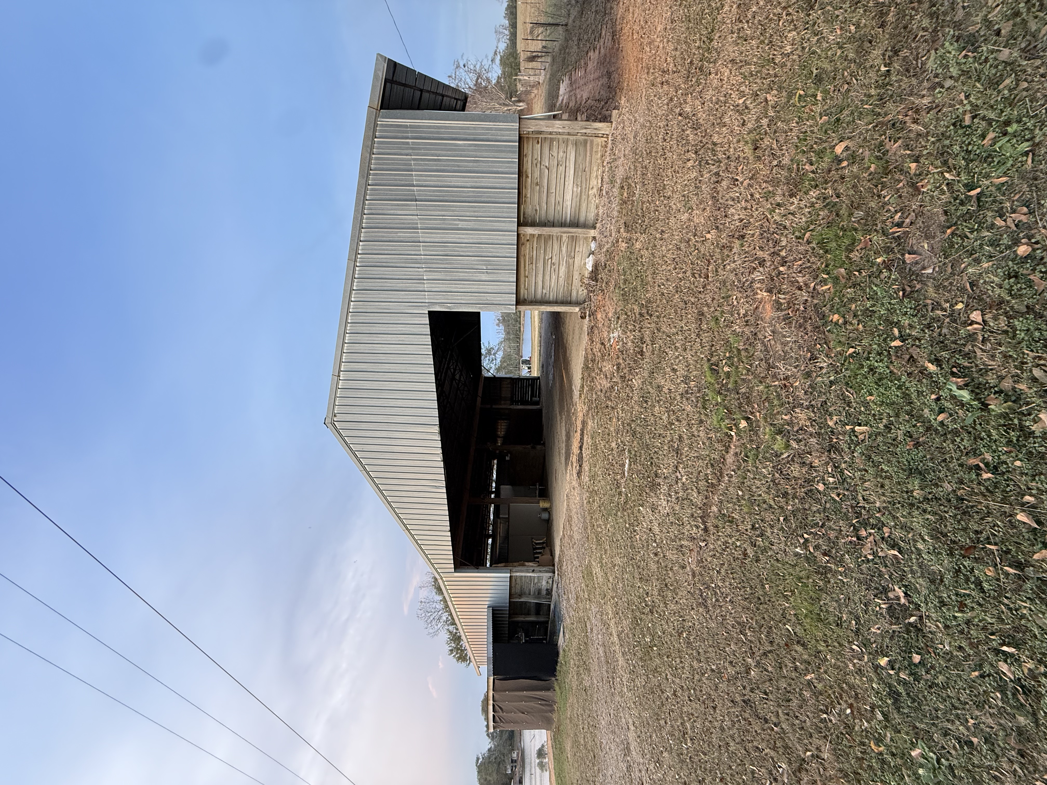 2/2 Barndominium on 49± Acres With Scenic Waterfront