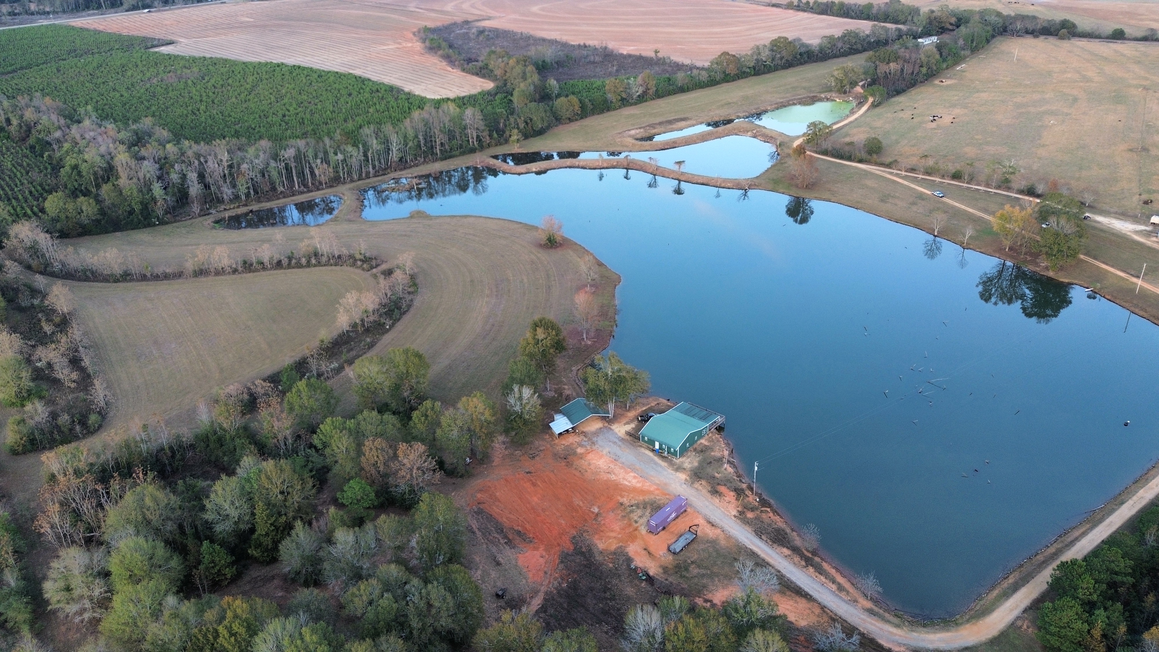 2/2 Barndominium on 49± Acres With Scenic Waterfront