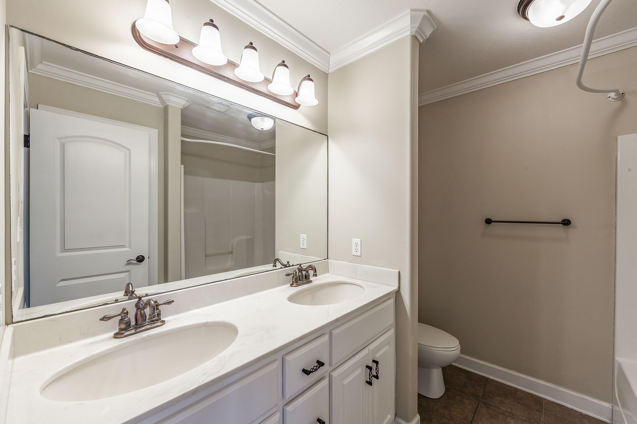 Move-in-Ready Cedarbrook Farms Home with Fenced Backyard