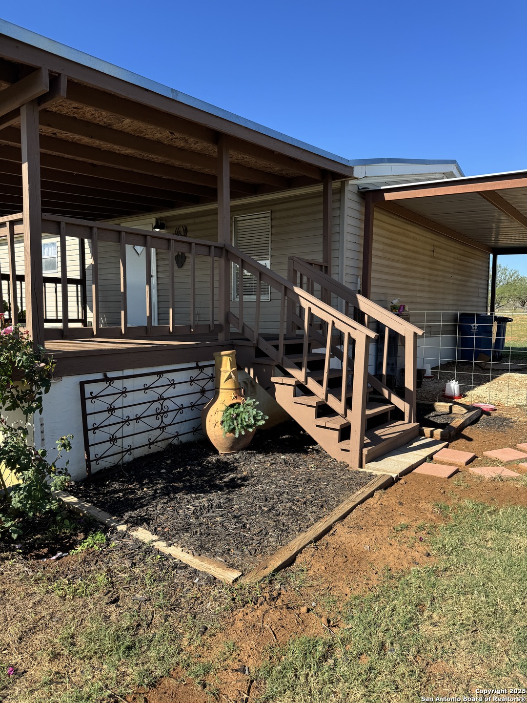 Home on 5 Acres -In Floresville