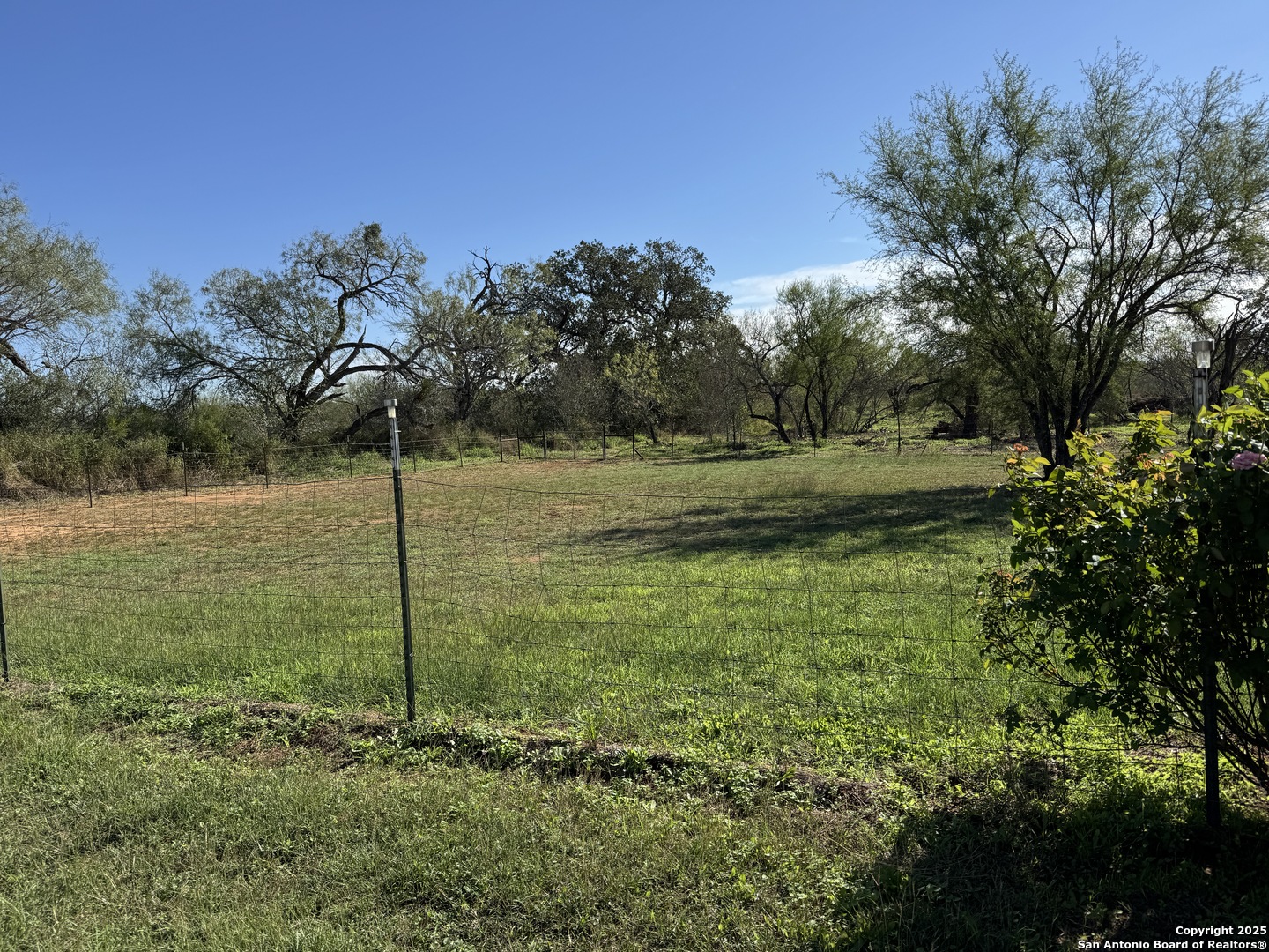 Home on 5 Acres -In Floresville