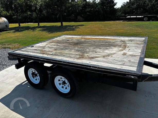 2010 Paris Flatbed Trailer